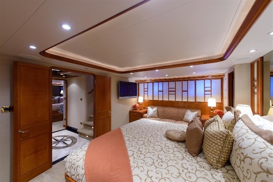 Yacht SOUTHERN STAR, Blue-Trend | CHARTERWORLD Luxury Superyacht Charters